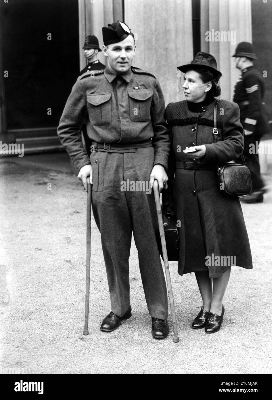 Cpl M McColl of Sitrling who was wounded at El Alameinl eaving ...
