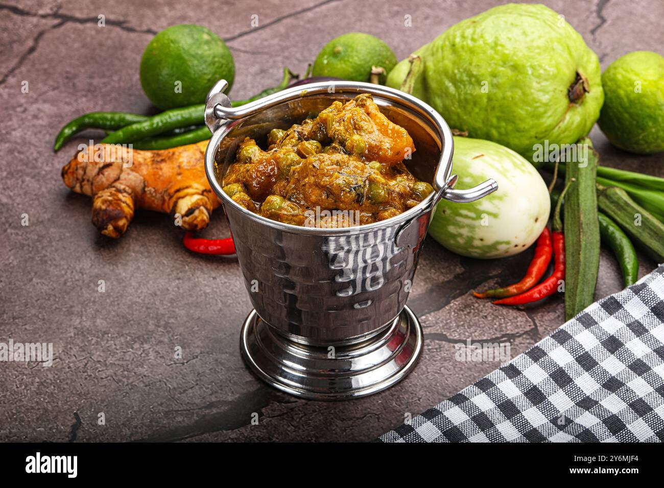 Indian traditional cuisine Aloo mutter - potato with green peas Stock ...