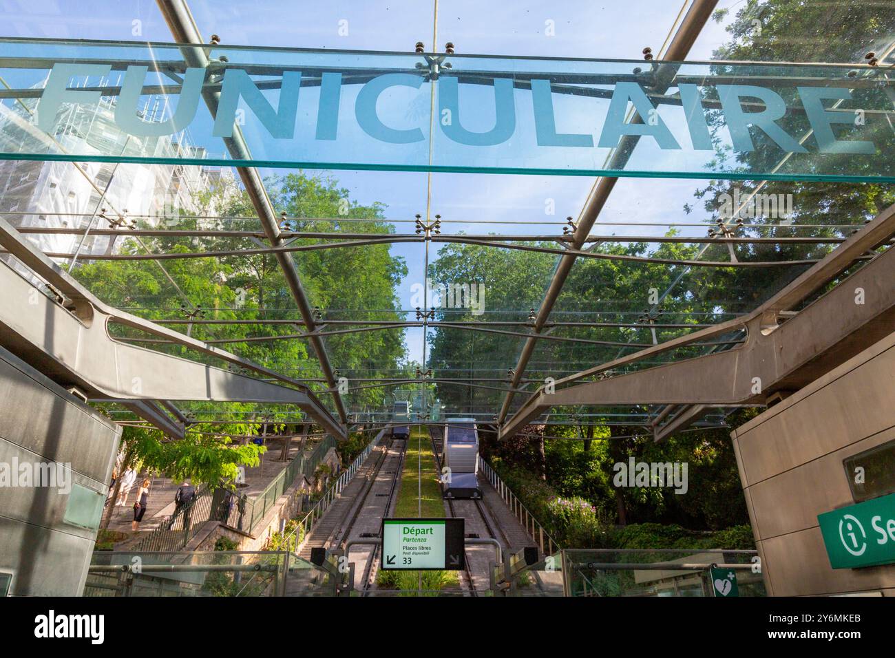 Funicular paris montmartre hi-res stock photography and images - Alamy