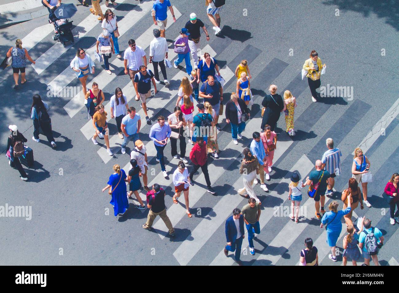 Paris crosswalk hi-res stock photography and images - Alamy