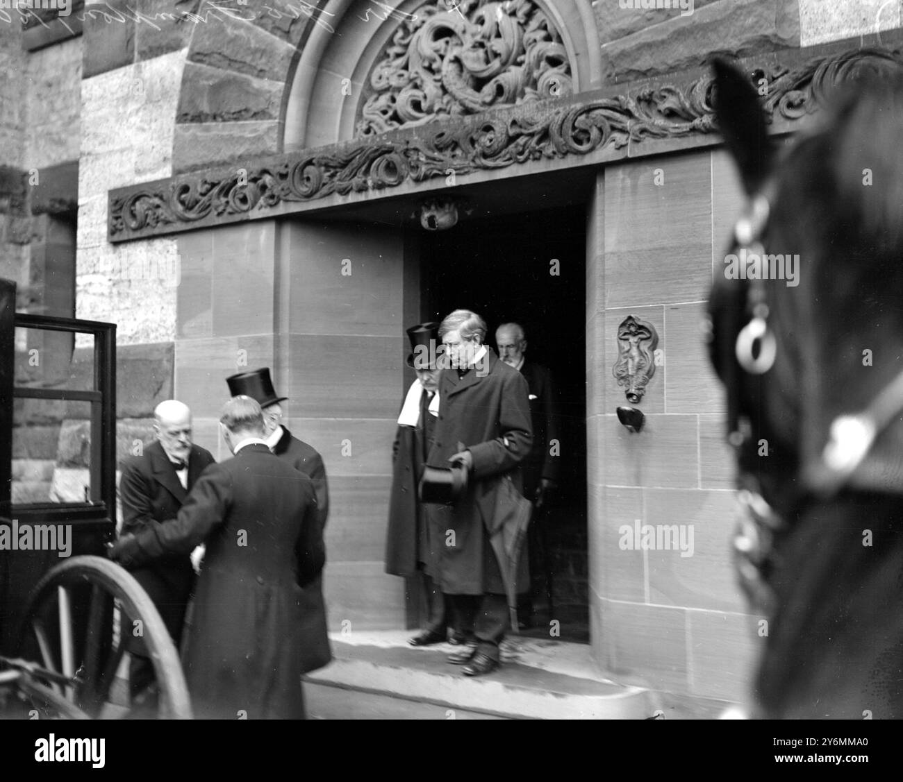 Funeral of professor Herkomer . Sir George Frampton, R.A Stock Photo ...