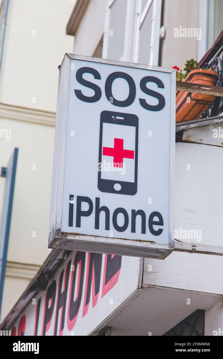 Iphone advertisement apple store shopping hi-res stock photography and ...