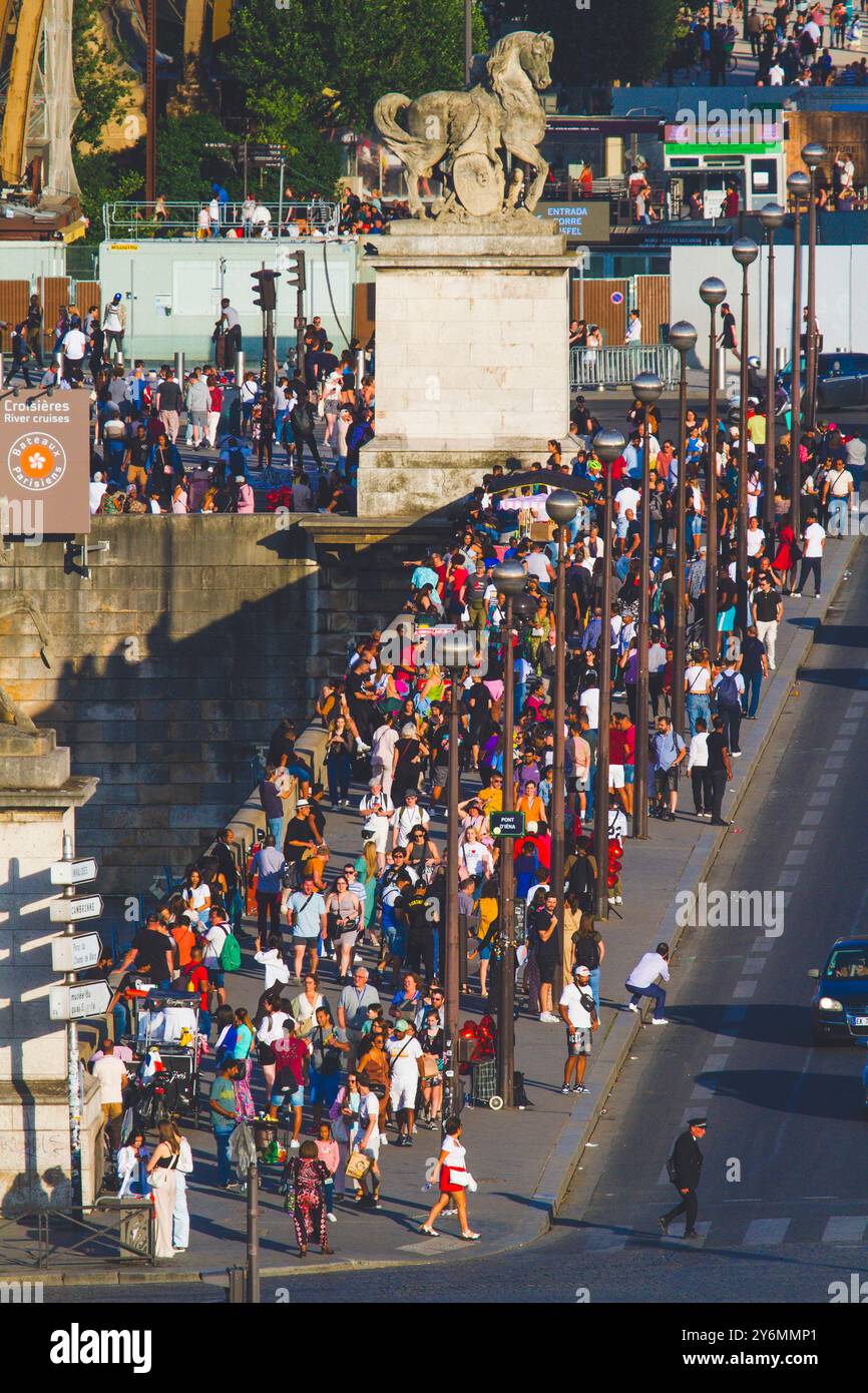 Paris bridge iena hi-res stock photography and images - Alamy
