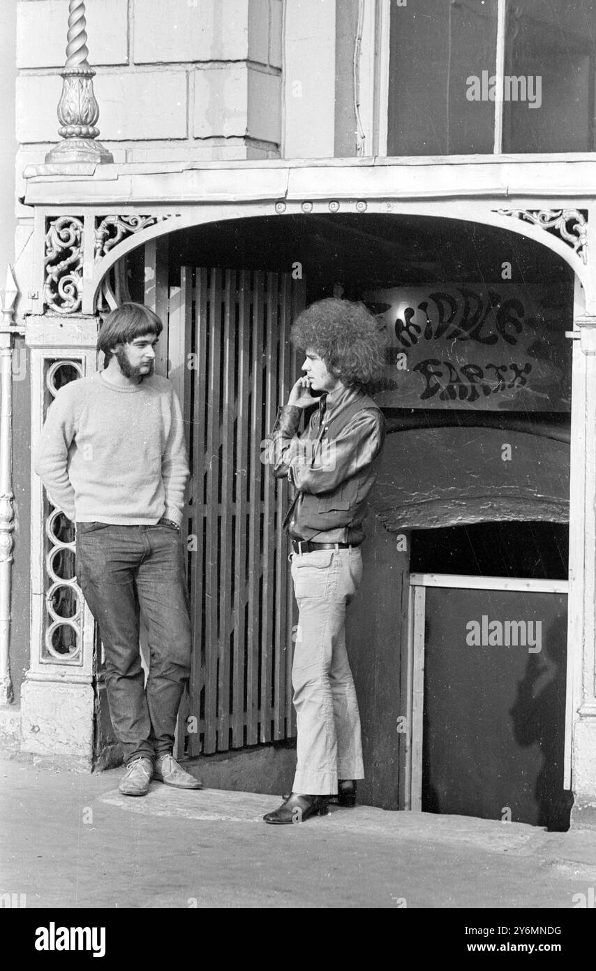 Middle earth club hi-res stock photography and images - Alamy