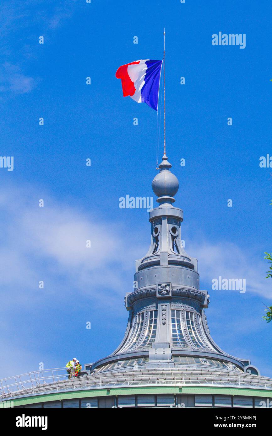 Dome de paris hi-res stock photography and images - Alamy
