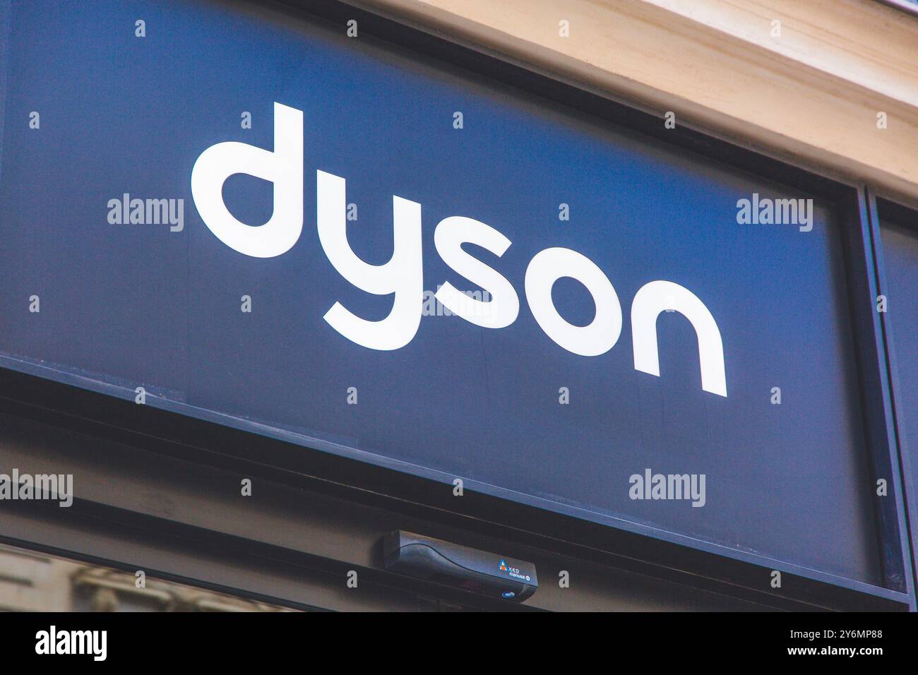 Dyson hi-res stock photography and images - Alamy