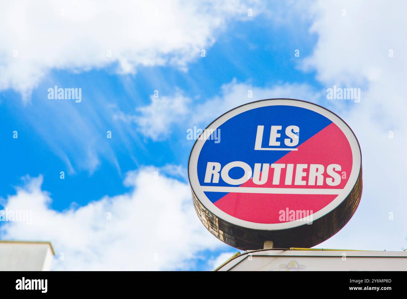 Roadside restaurant sign Stock Photo - Alamy