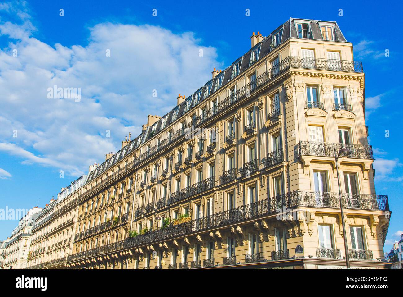 Haussmannian hi-res stock photography and images - Alamy