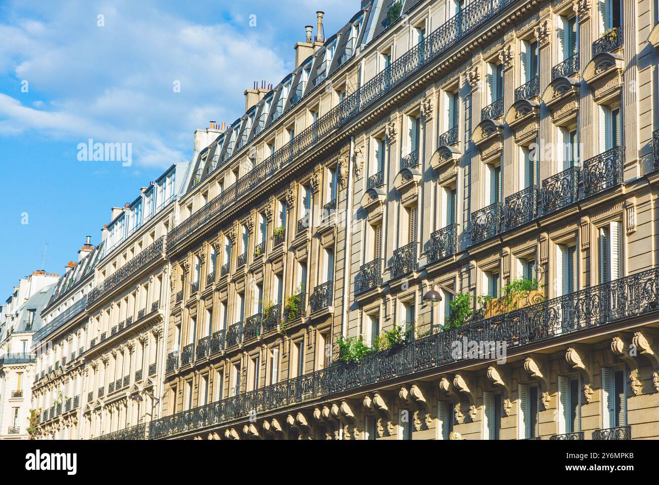 Haussmannian hi-res stock photography and images - Alamy
