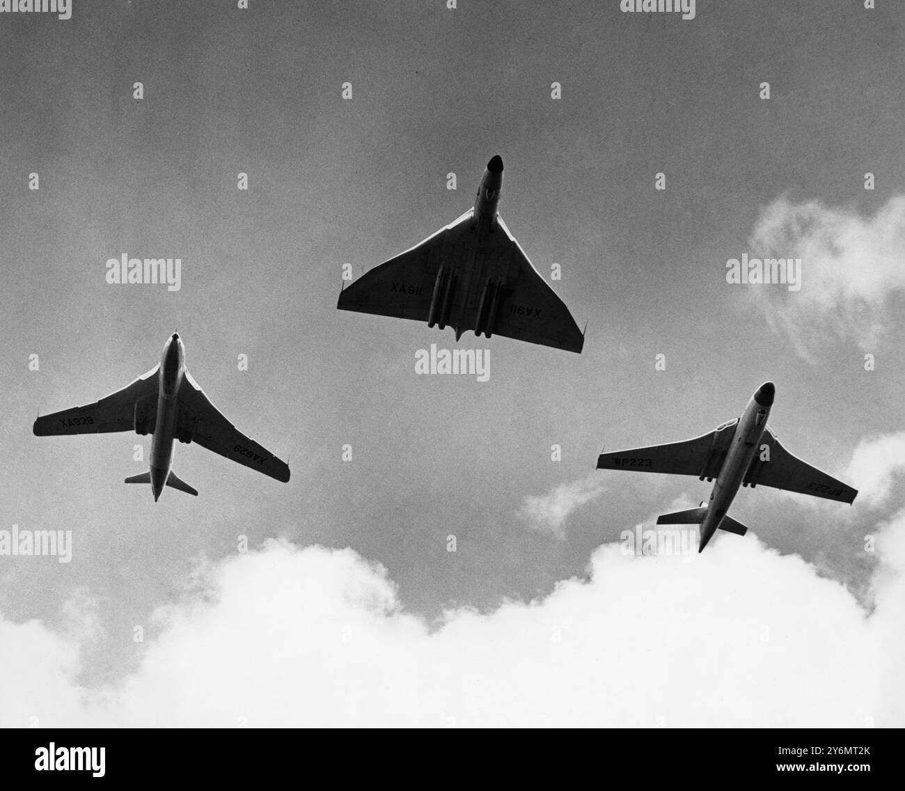Vulcan bomber formation Black and White Stock Photos & Images - Alamy