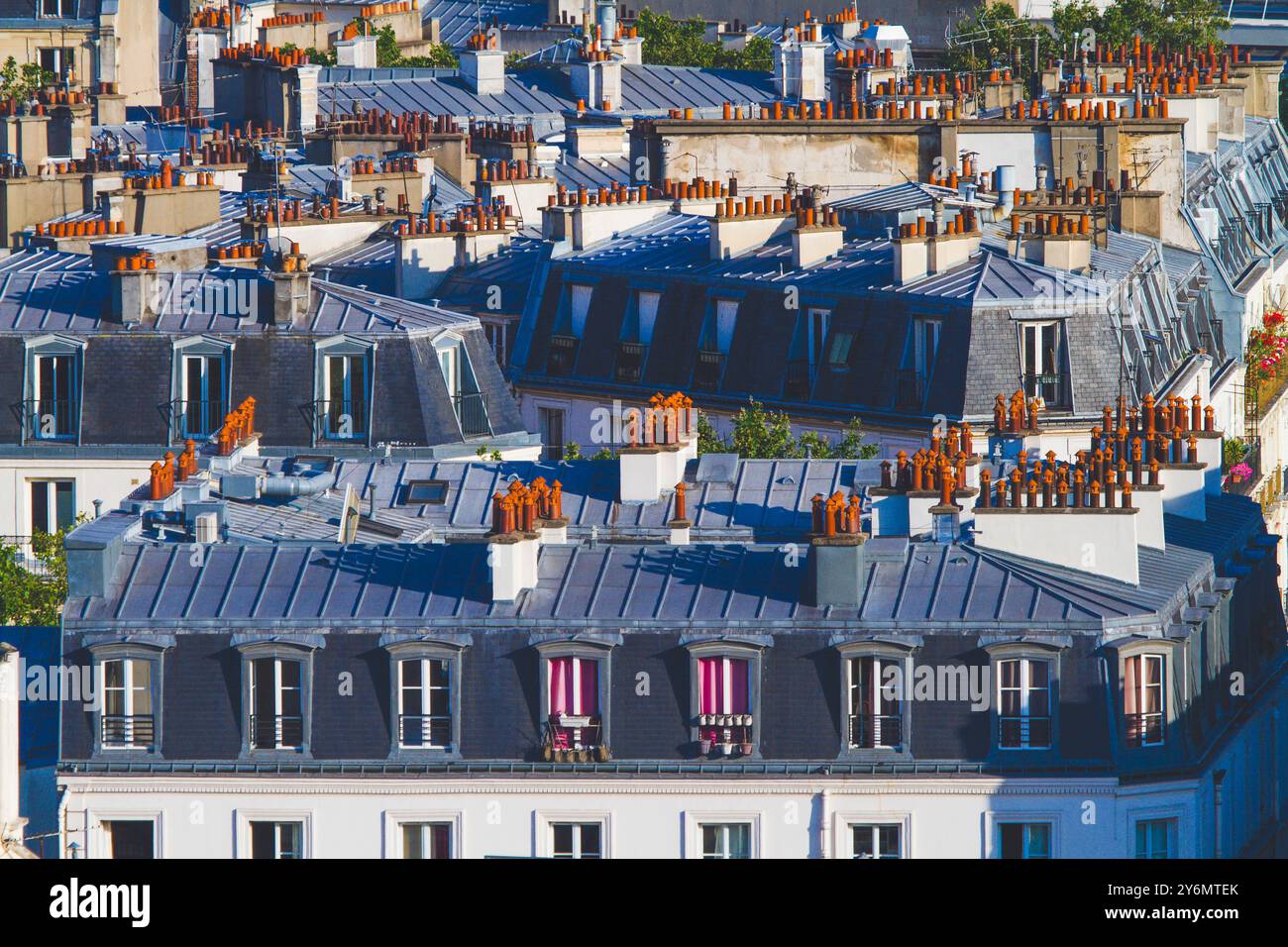 Parisian roofs hi-res stock photography and images - Alamy