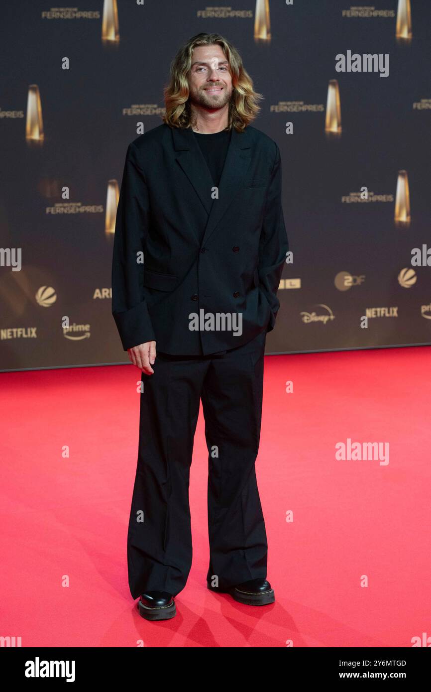 Cologne, Deutschland. 25th Sep, 2024. Liam MOUR, musician, red carpet ...
