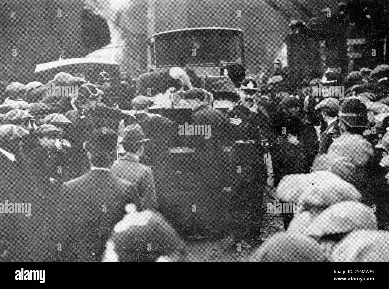The burning pit disaster: rescue scenes at the universal Colliery ...