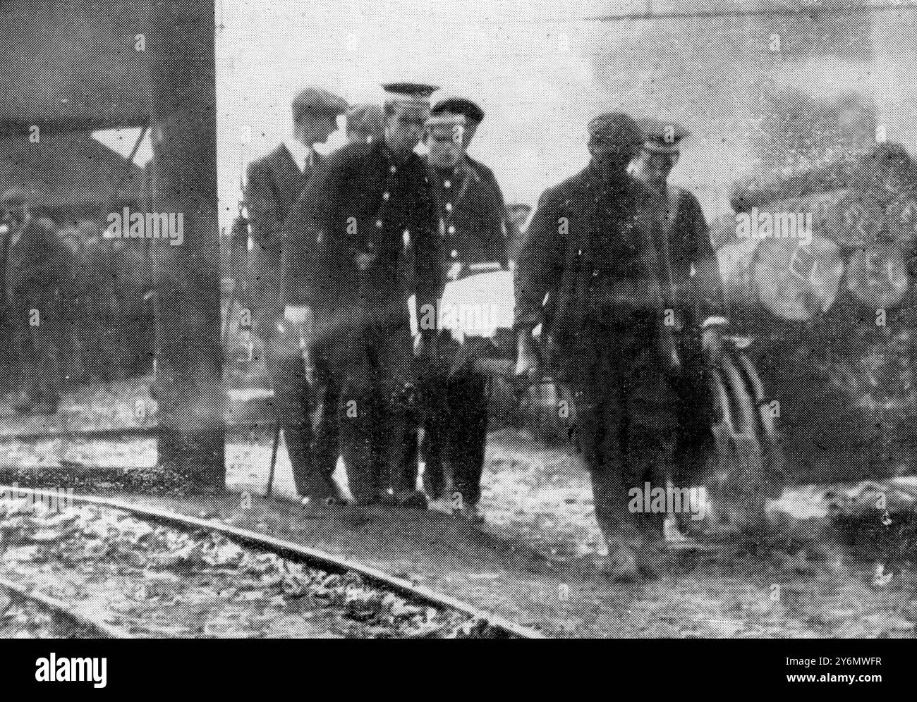 The burning pit disaster: rescue scenes at the universal Colliery ...