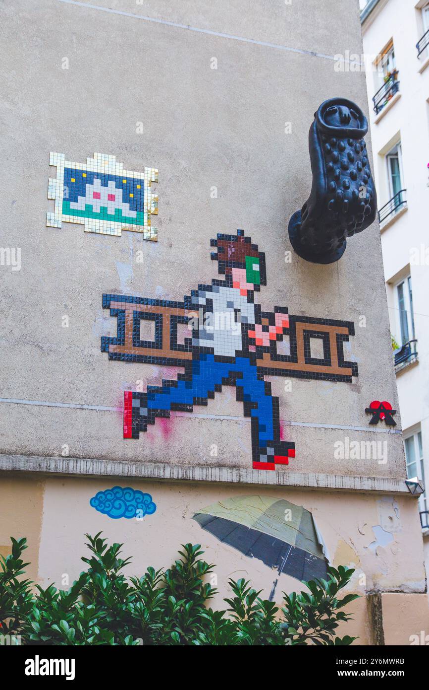 Wall mural paris hi-res stock photography and images - Alamy