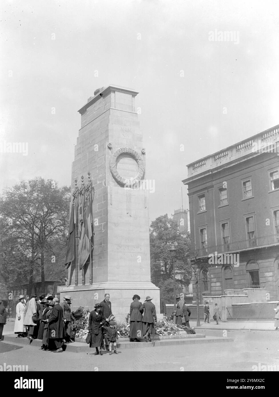 Cenotaph whitehall Black and White Stock Photos & Images - Alamy
