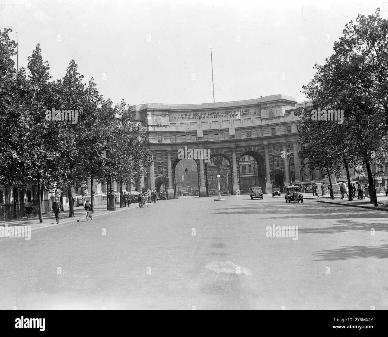 London Admiralty Arch 29 July 1935 Stock Photo - Alamy