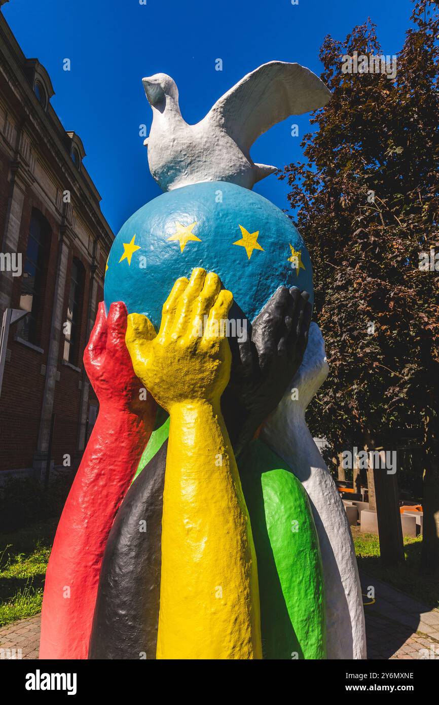 Belgium, Brussels, statue of Europe Unity in Peace, by the European ...