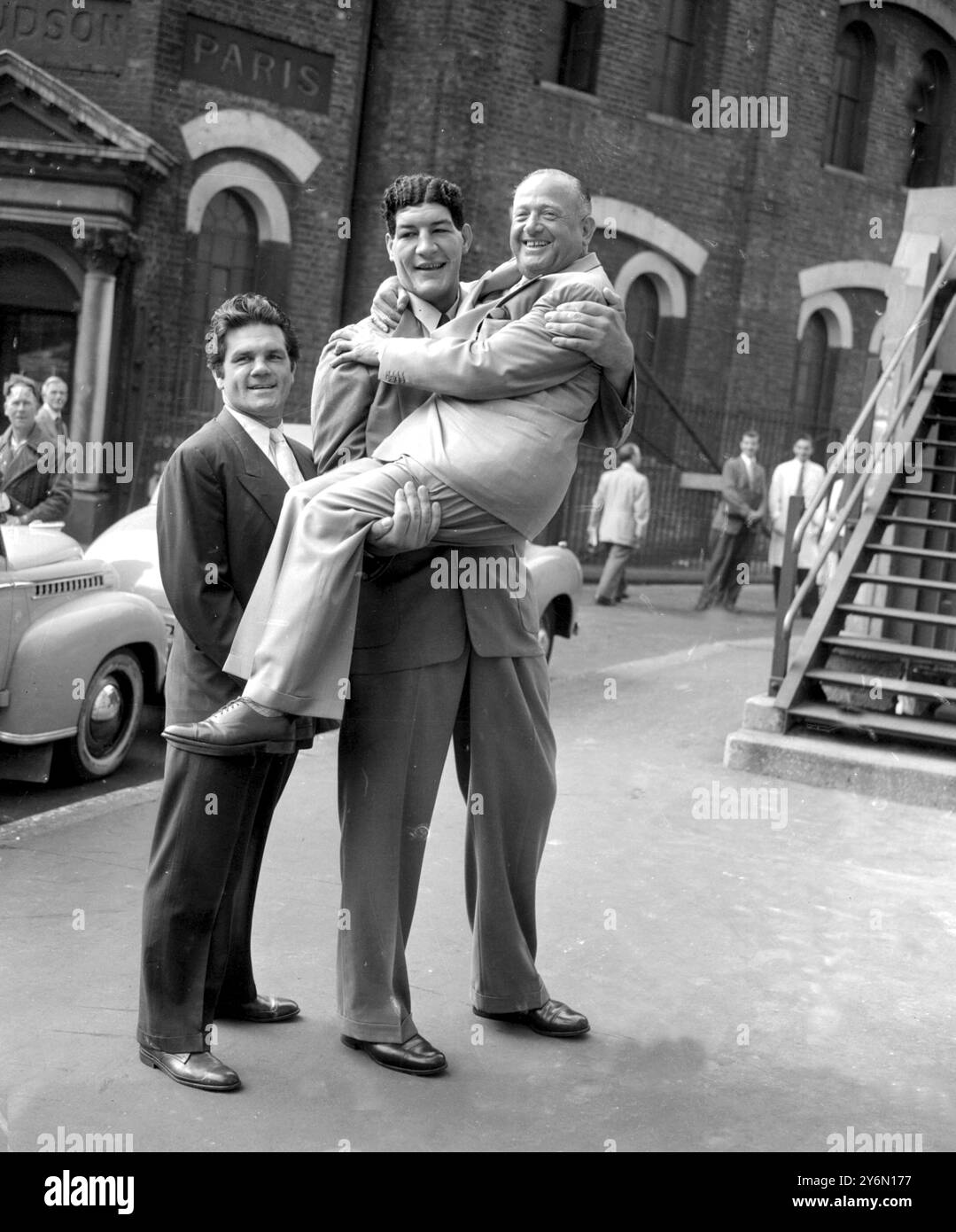 London: Giant South African heavyweight Ewart Potgieter gives his ...