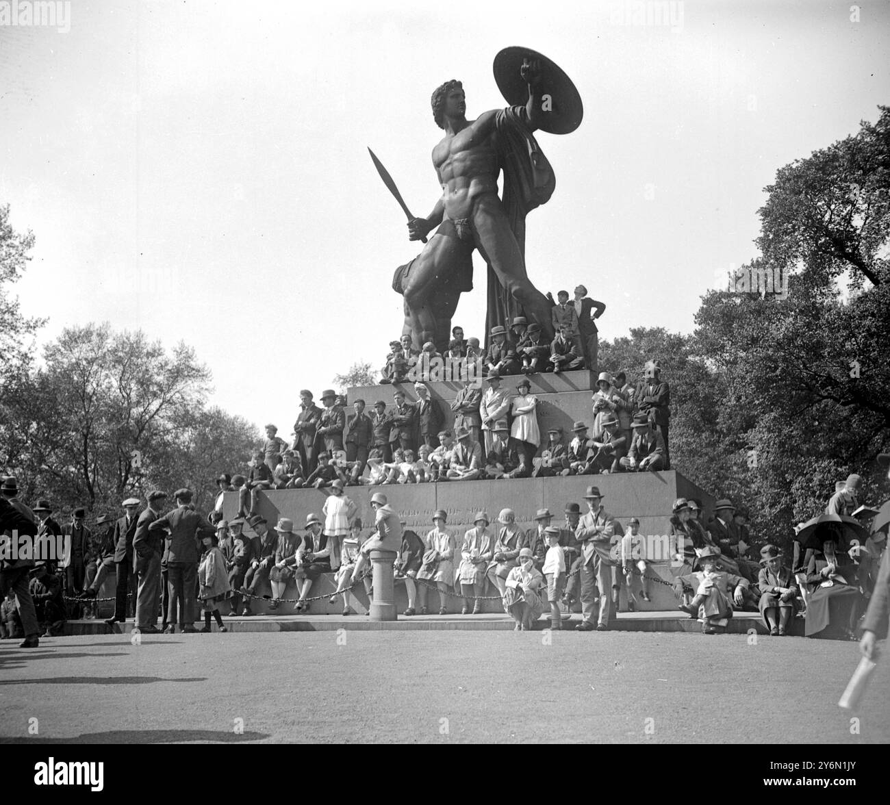 Hyde Park. Achilles Statue (Scene of Police March) 25 May 1929 Stock ...