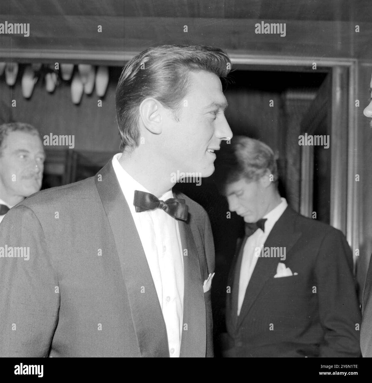 Actor laurence harvey hi-res stock photography and images - Alamy
