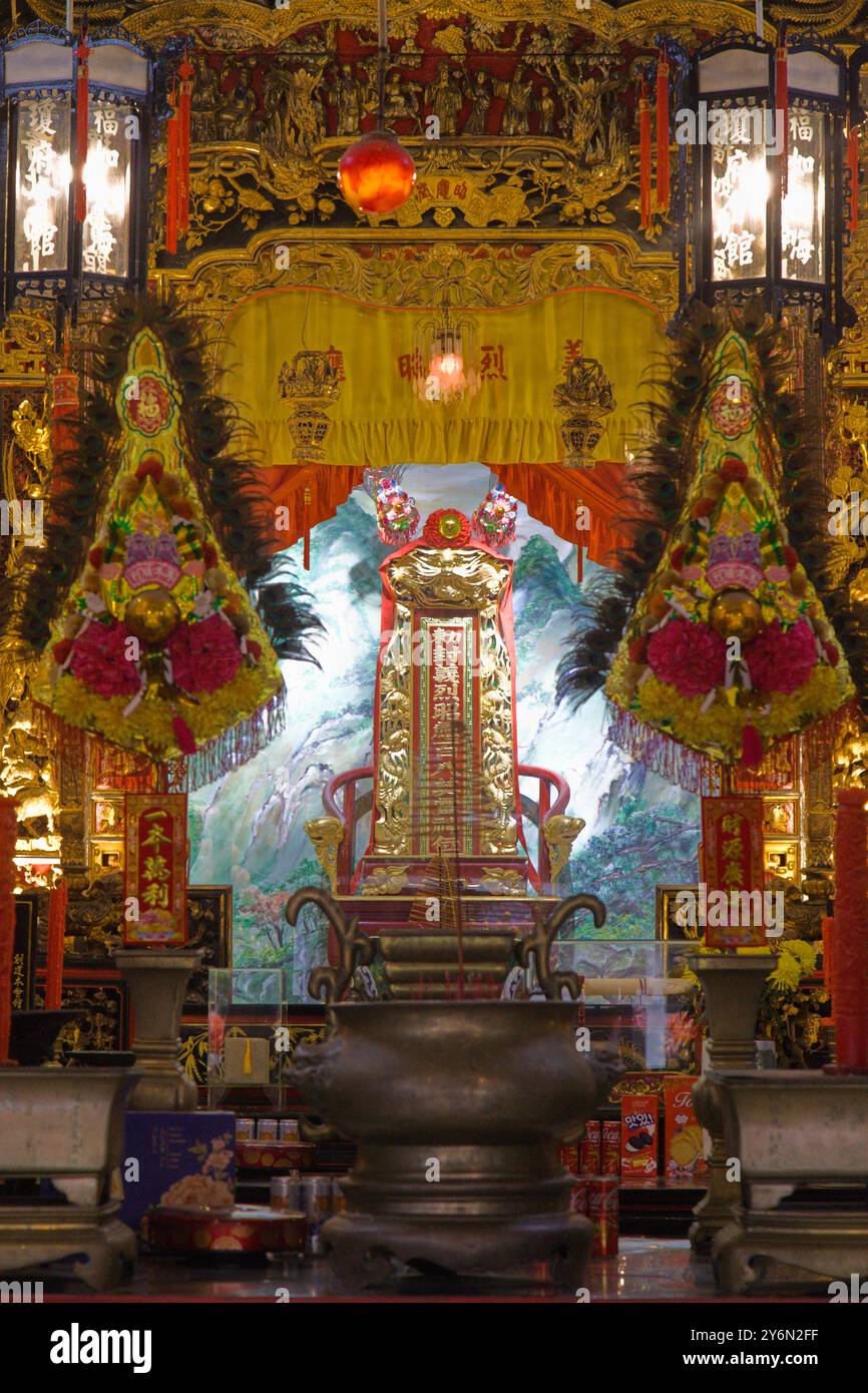 Hainan temple hi-res stock photography and images - Alamy