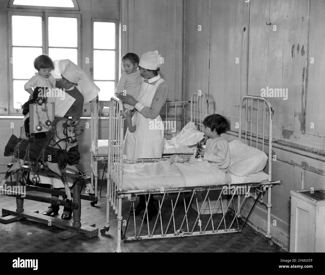 18 to 20 years old Black and White Stock Photos & Images - Alamy