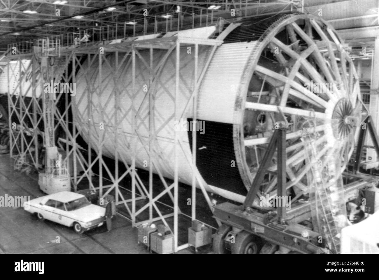 Huntsville, Alabama: Workmen put finishing touches on this huge 138 ...
