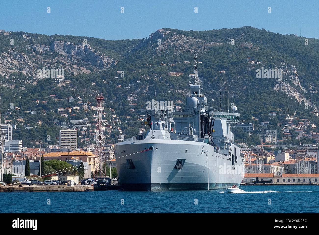 The port of toulon hi-res stock photography and images - Alamy