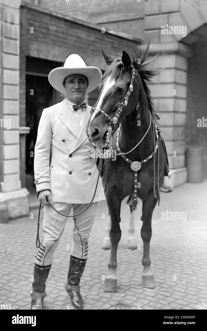 1925 tom mix and horse hi-res stock photography and images - Alamy