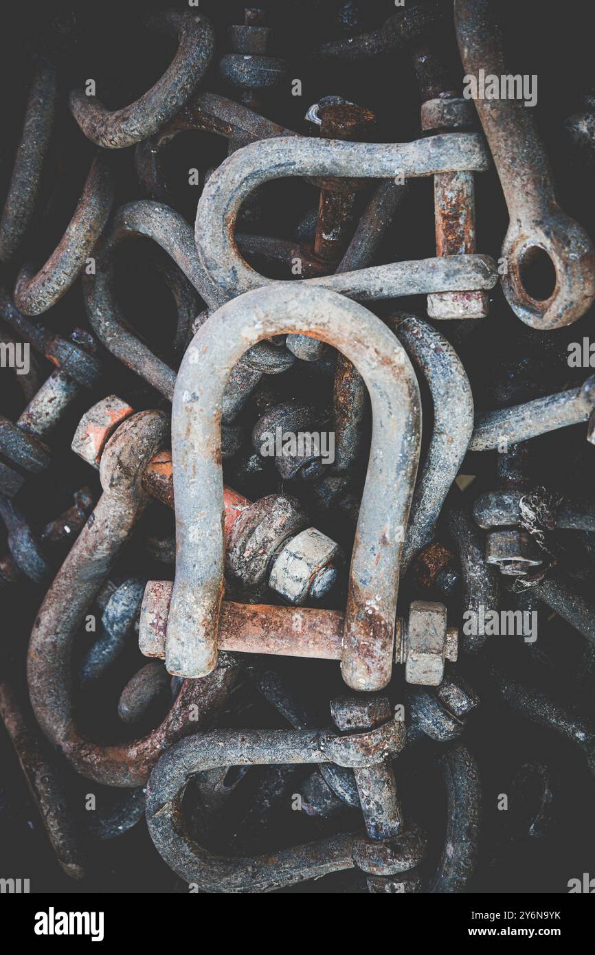 A pile of rusty shackles Stock Photo - Alamy