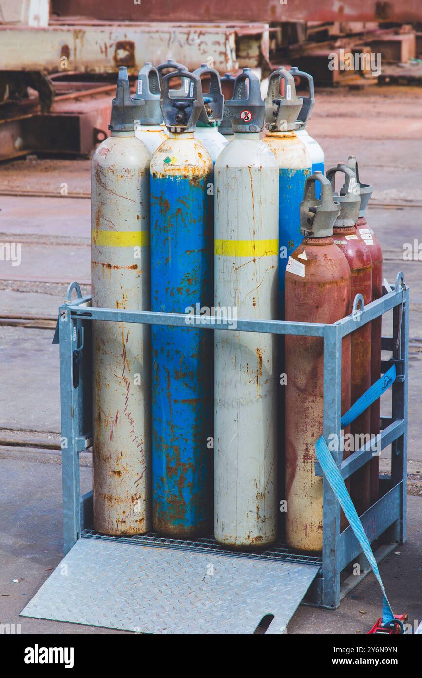 A gas canister hi-res stock photography and images - Alamy