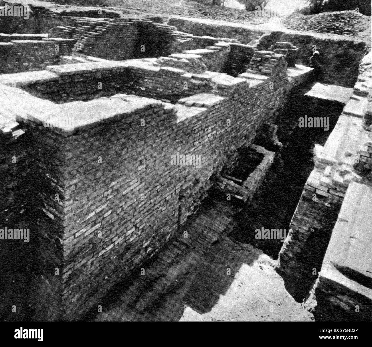 Sumerian houses hi-res stock photography and images - Alamy