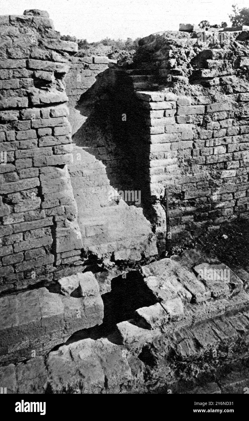 With Bath, Wells, And Drainage: Ancient Indo-Sumerian Houses. Showing ...