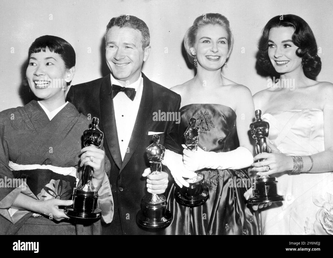 Hollywood: Academy Award winners with their "Oscars" after the ...