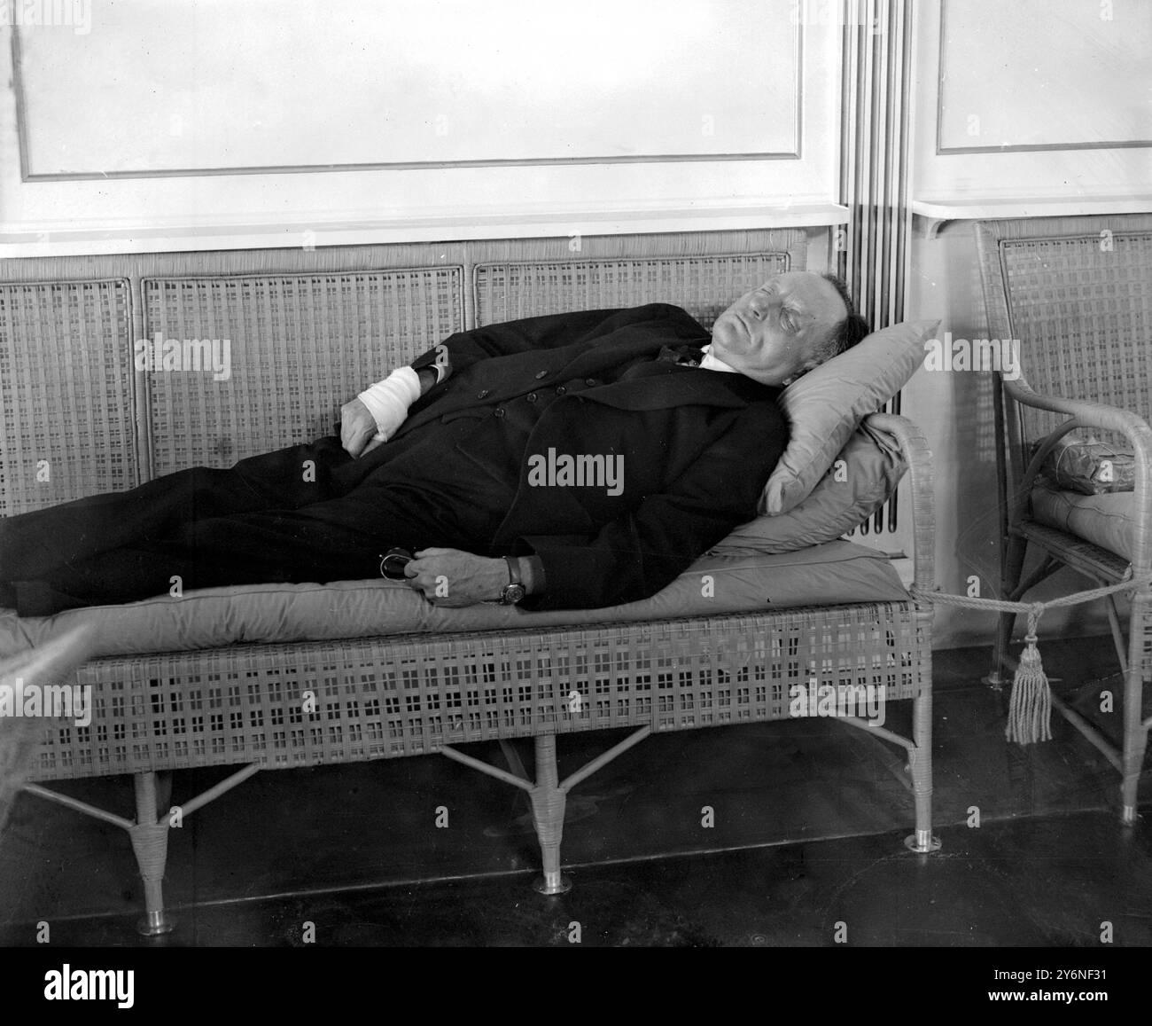 R101 cardington Black and White Stock Photos & Images - Alamy