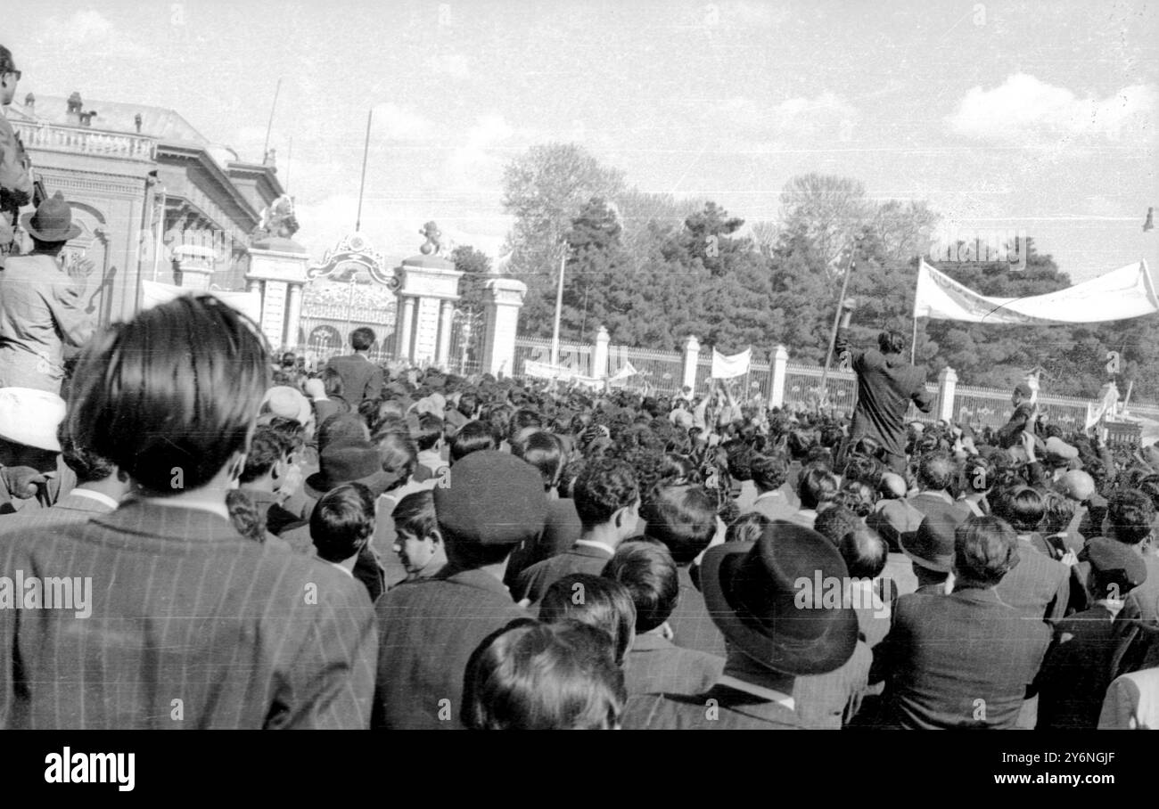 Teheran: Some of the 10,000 demonstrators at the rally called by the ...