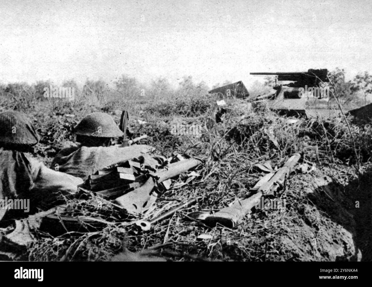 The Battle of Salerno British Bren gunners in front line trenches in ...