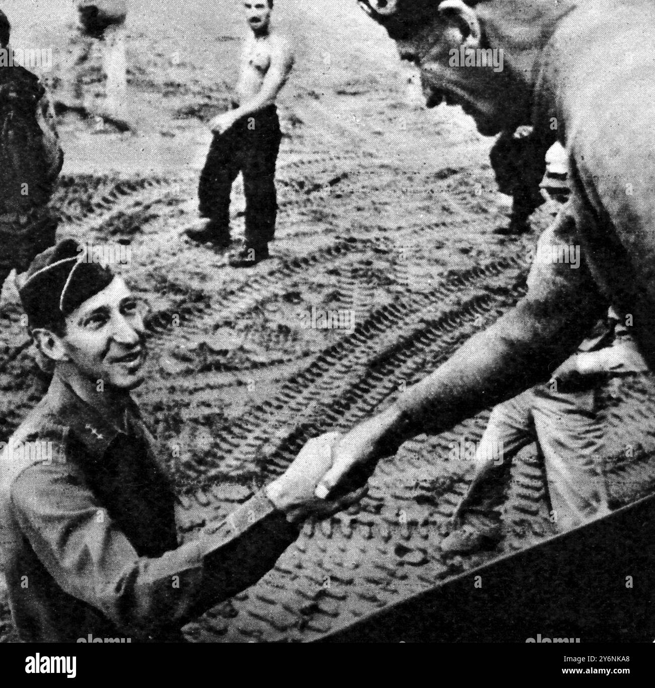 The commanders of the Eighth and Fifth armies meet on the Salerno ...