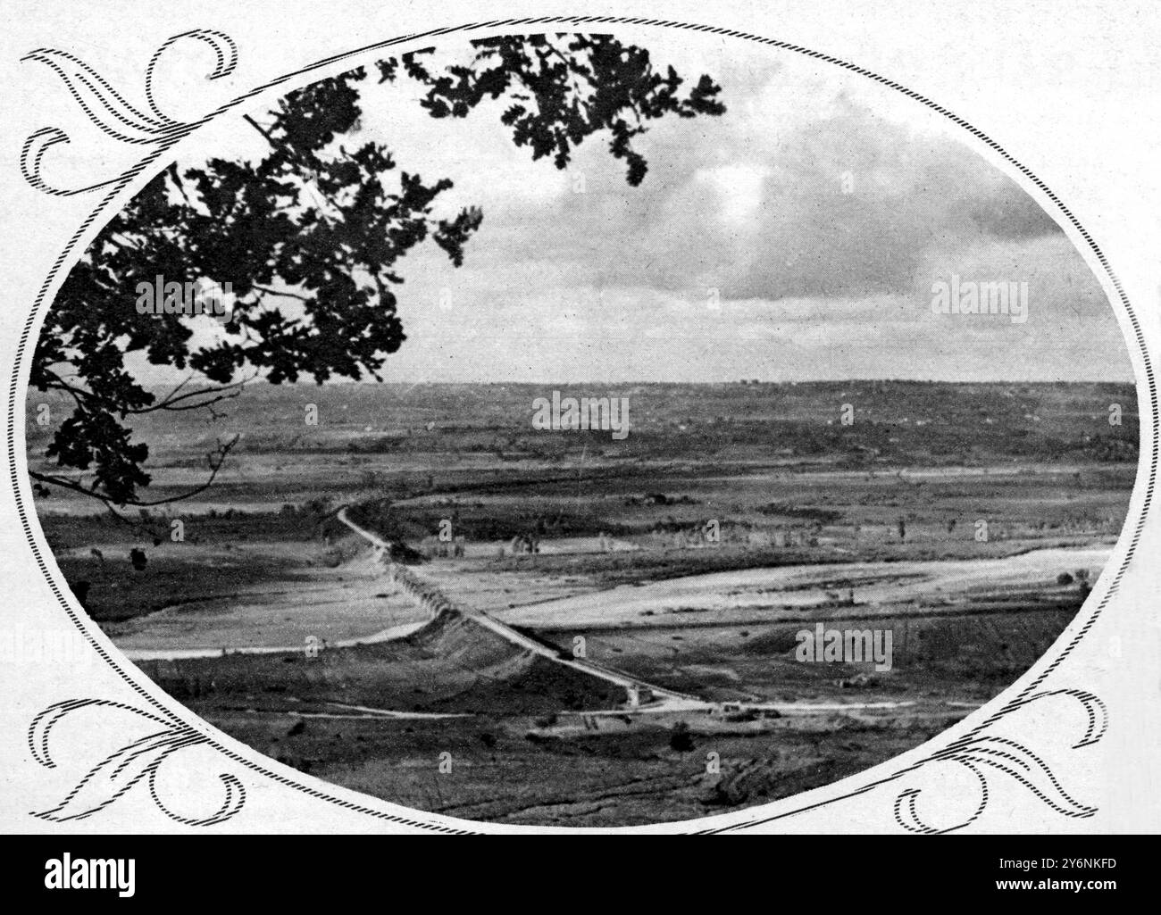 Army moves Black and White Stock Photos & Images - Alamy