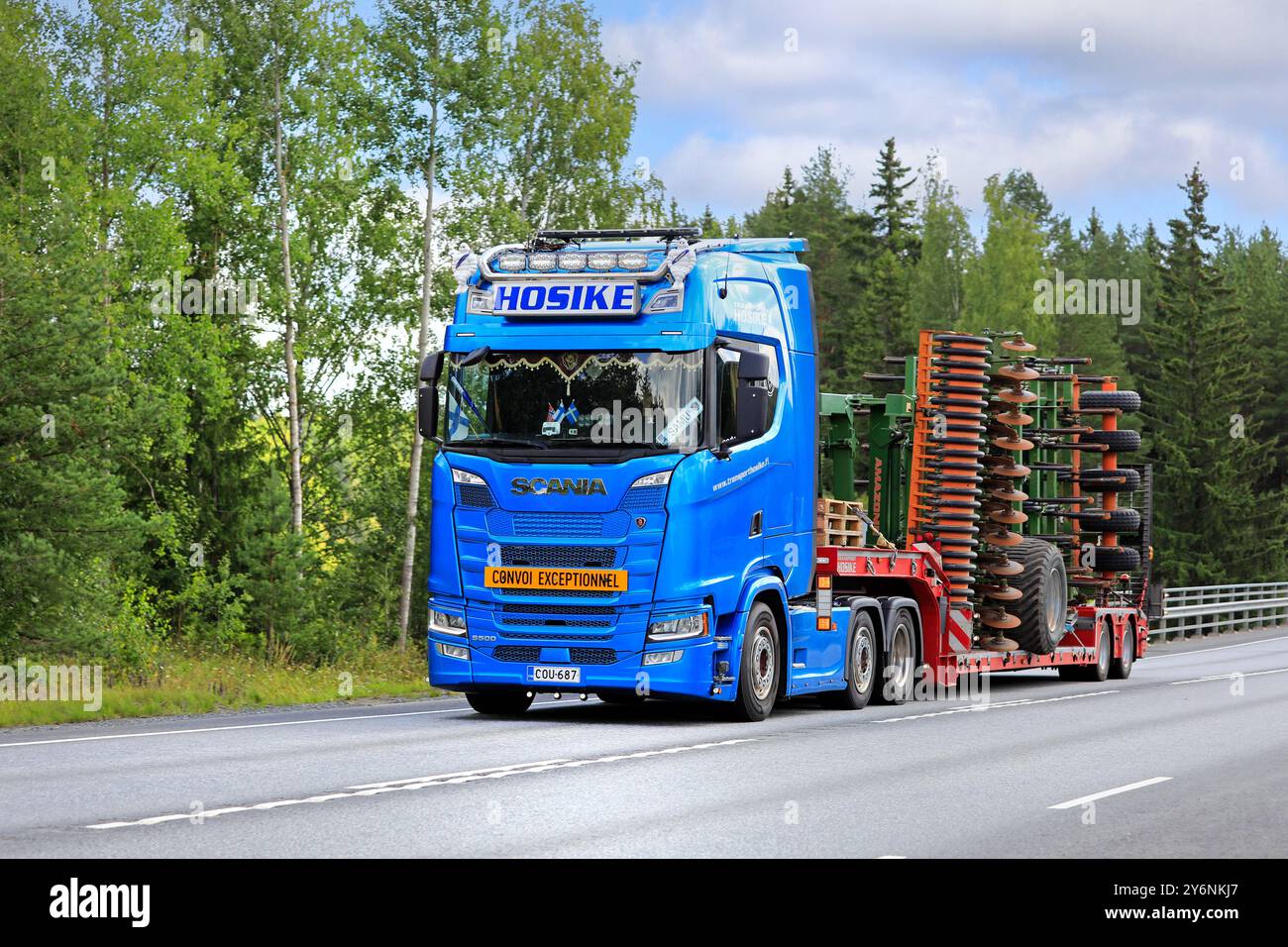 Blue Scania S500 truck low loader trailer transports Amazone ...