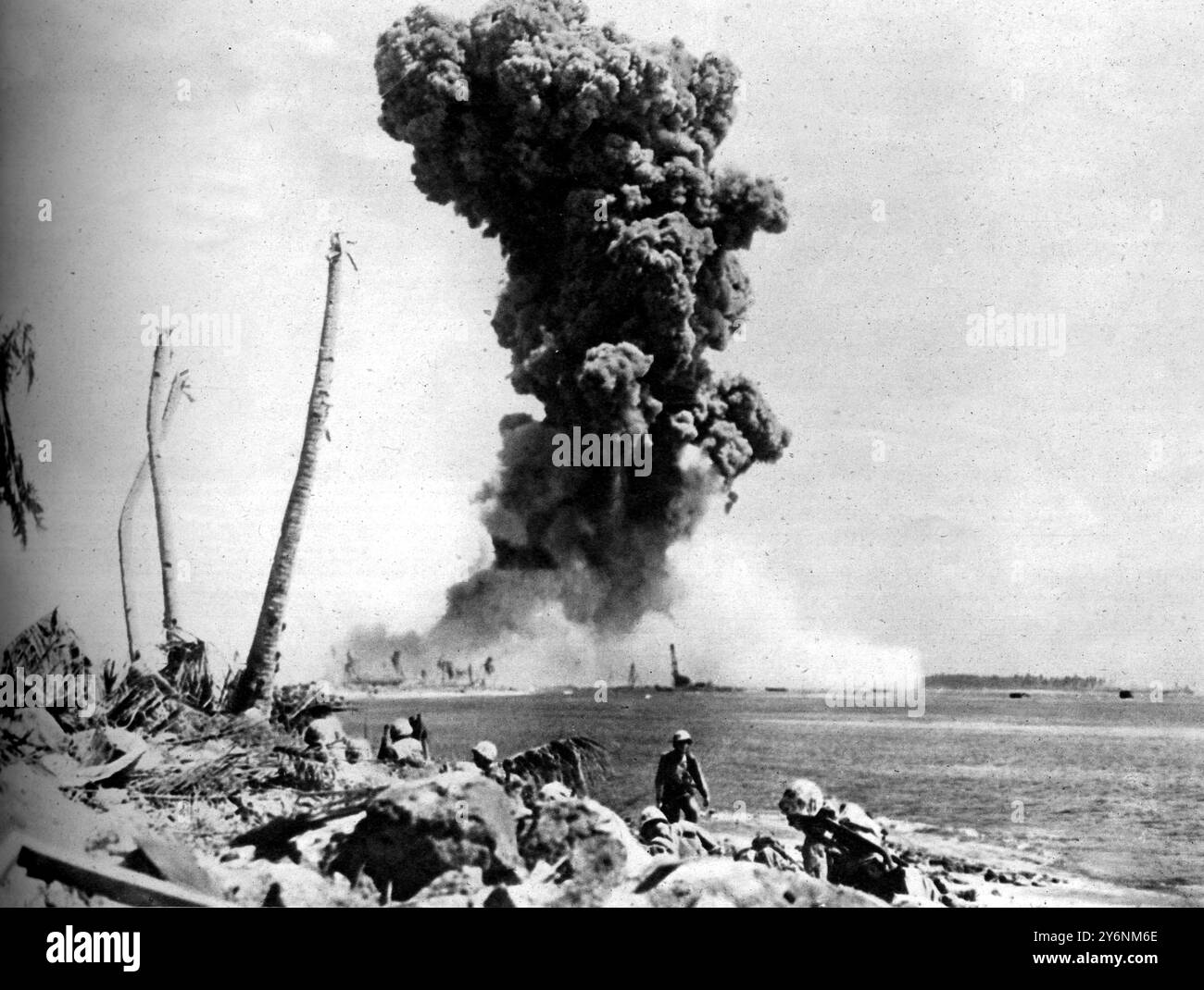 The war in the Pacific, US forces capture the Marshall Ismands and sink ...