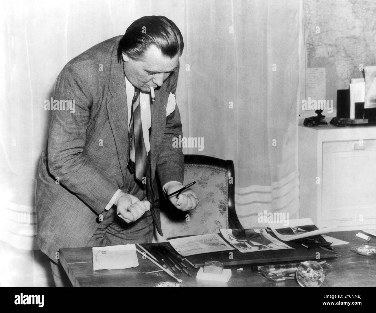 Using map car Black and White Stock Photos & Images - Alamy