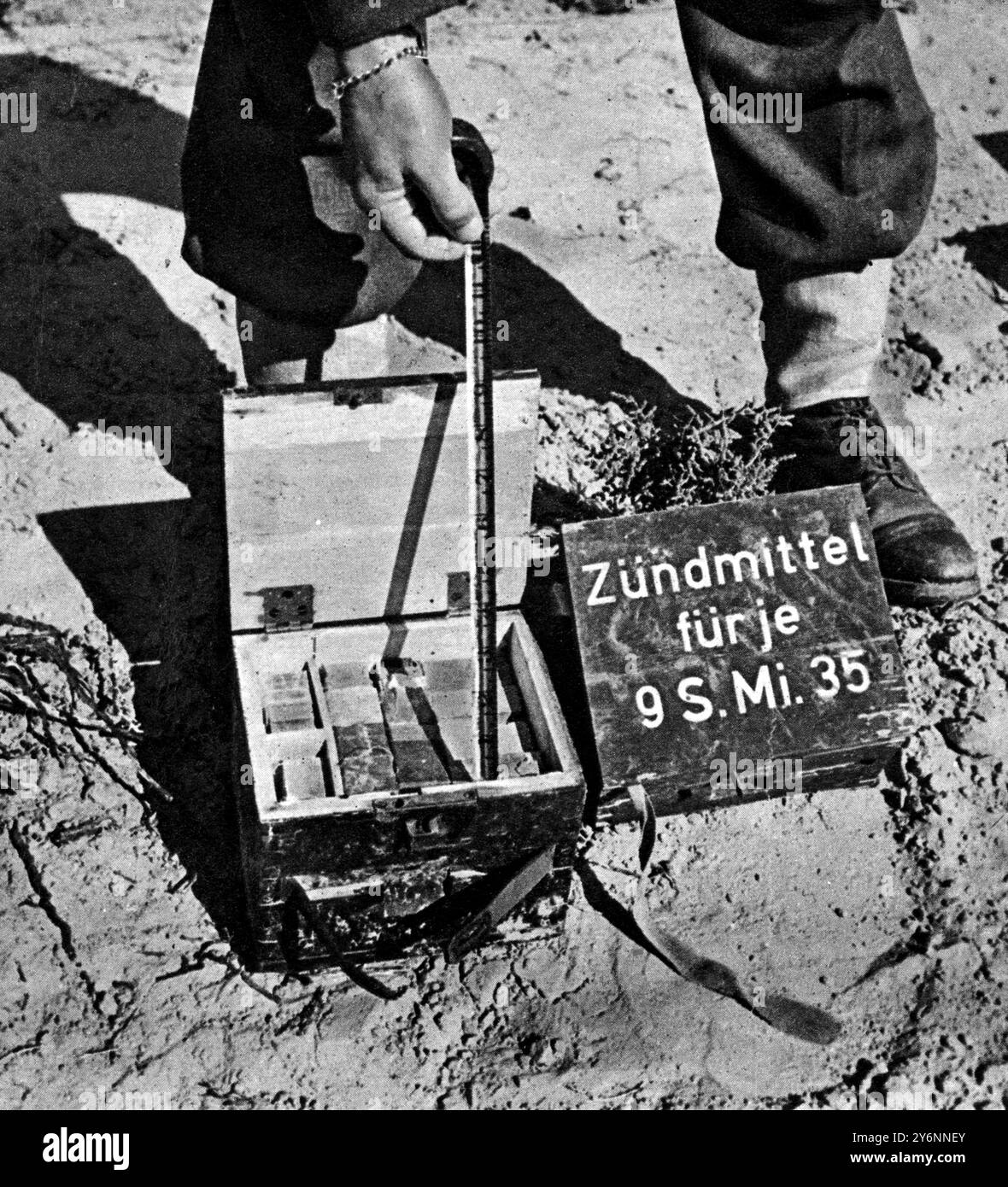 Mine trap hi-res stock photography and images - Alamy