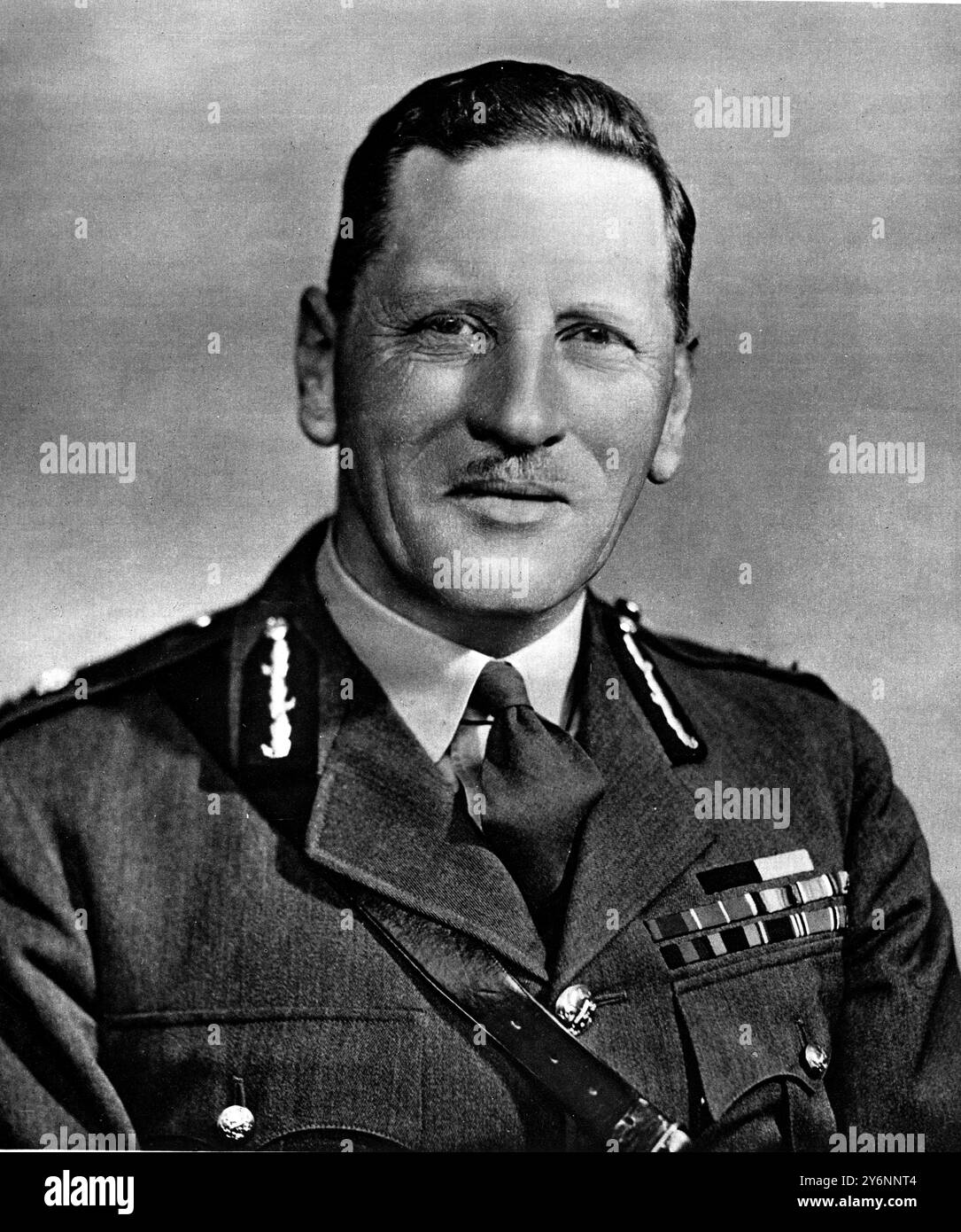 General sir claude auchinleck hi-res stock photography and images - Alamy