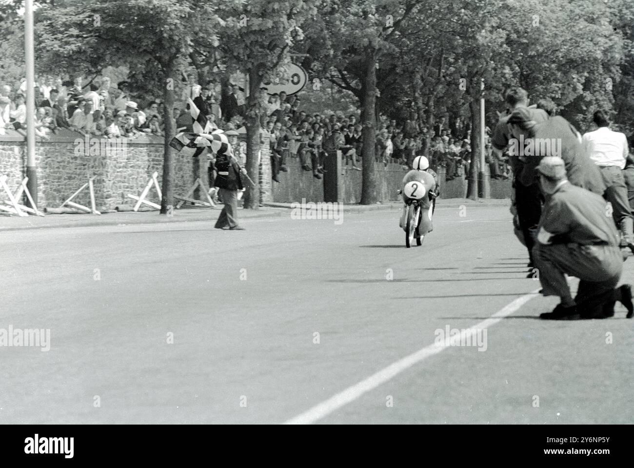 Isle Of Man: German motor cycle racder Ernst Degner riding a 50 c.c ...