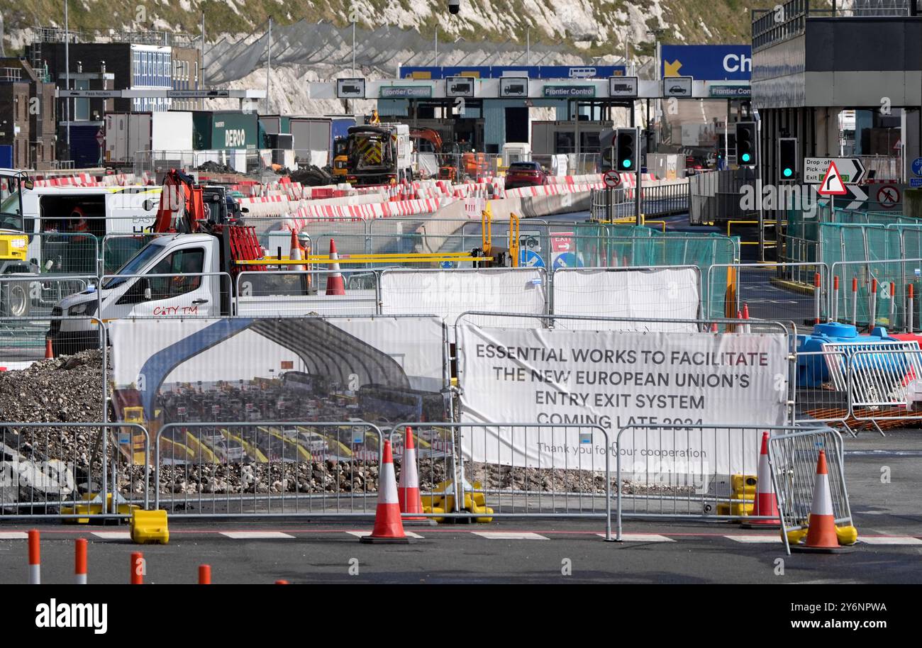 Work is carried out on the installation of the new Entry/Exit System ...