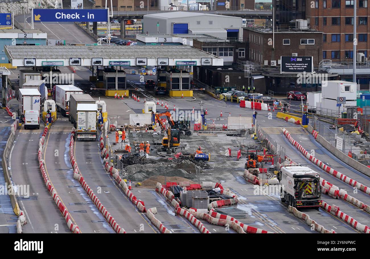 Work is carried out on the installation of the new Entry/Exit System ...