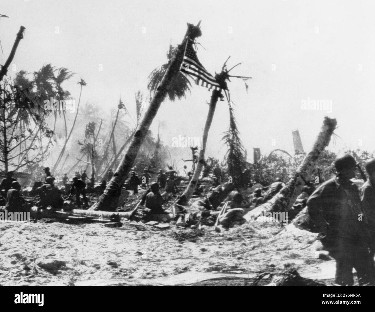 An hour after American troops landing on Butaritari beach, Makin atoll ...