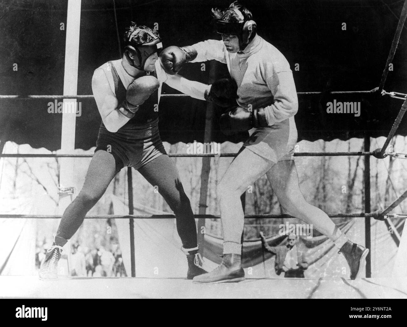 James J Braddock, world's heavyweight boxing champion, is training at ...